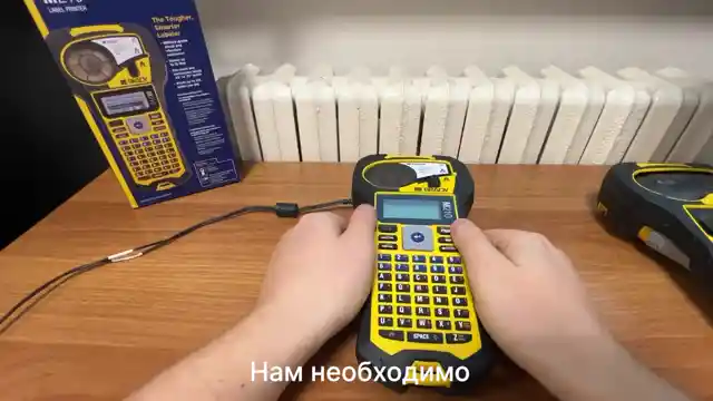Портативный принтер этикеток BRADY M210 для лабораторий видео