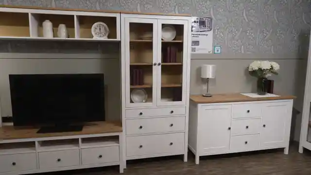 Видеообзор шкафа-витрины Эванс