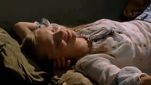 Постельная Сцена С Екатериной Жарковой – Фаталисты 2001
