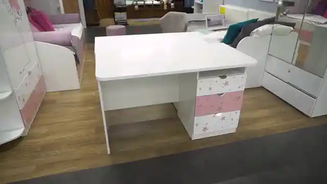 Видеообзор письменного стола Диана