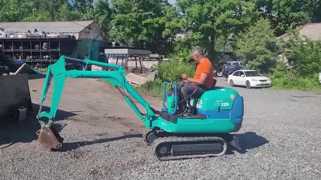 Превью видео о Экскаватор Komatsu PC12-2R 2020 года во Владивостоке.