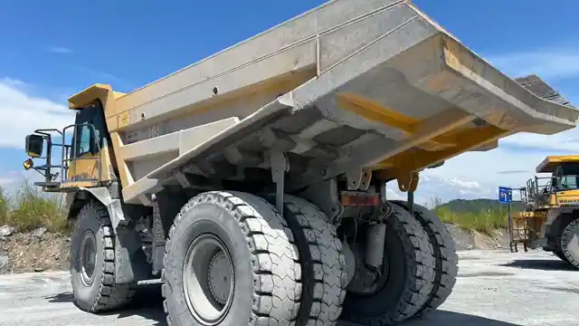 Превью видео о Самосвал карьерный Komatsu HD465-7EO 2021 года во Владивостоке.