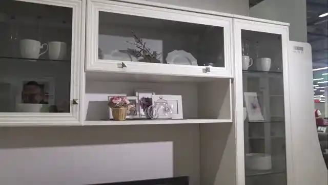 Видеообзор шкафа для посуды Paola