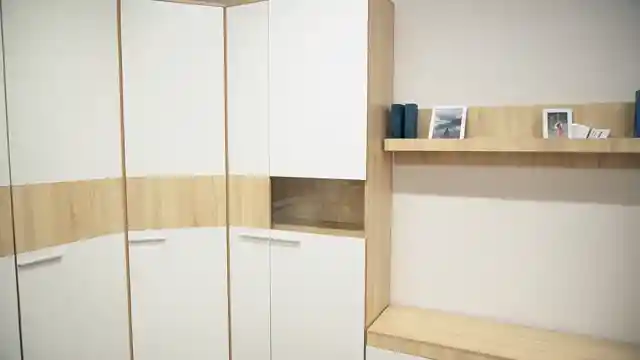 Видеообзор шкафа-витрины Рона высокого