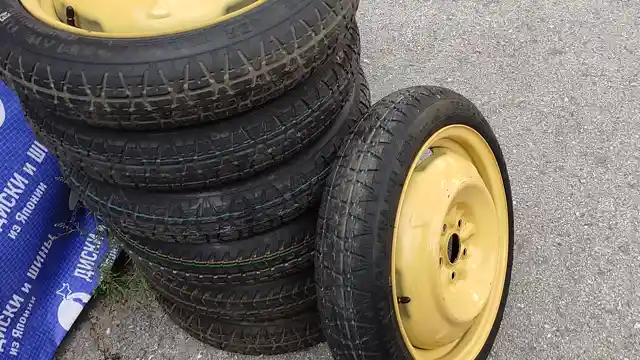 Превью видео о Всесезонные колеса Goodyear 145/90 16 дюймов Mazda ширина 4 дюймов вылет 50 мм. б/у в Новосибирске.