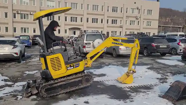 Превью видео о Экскаватор Komatsu PC18 2018 года во Владивостоке.